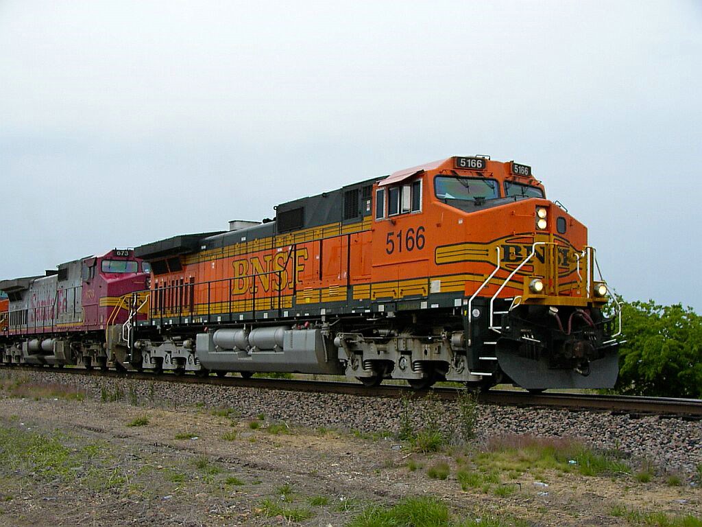 BNSF 5166